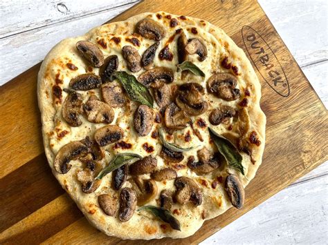 Recipe Cheesy Garlic Mushroom Pizza With Sage