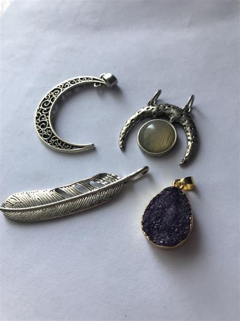 Набір кулонів сережки в подарунок — ціна 100 грн у каталозі Кулони Купити аксесуари за доступною