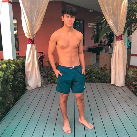 Famous Male Feet