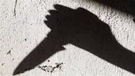 Crime இப்படி ஒரு மகளா தந்தையை கத்தியால் குத்திய கொடூரம் வெளியான பகீர் தகவல்