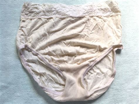 完熟 熟女 叔母さん風ショーツ 股上深めクロッチ部分はギャザーのようなベージュパンティ タンス整理品 難あり エコ 処分下着 スタンダード