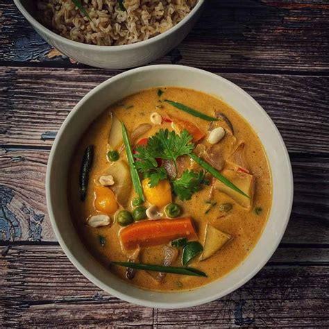Massaman Curry Vegan Recipe With Homemade Curry Paste Kannamma Cooks