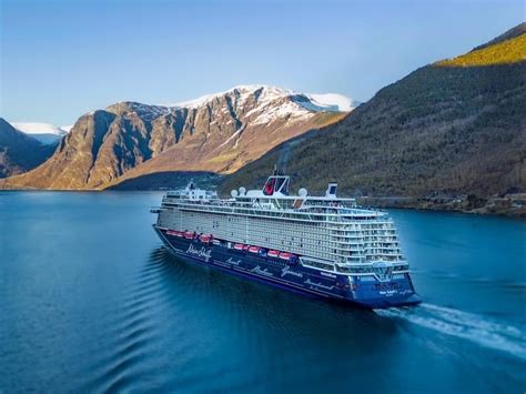 Mein Schiff 1 Medizinische Notausschiffung Vor Der Küste Nordnorwegens