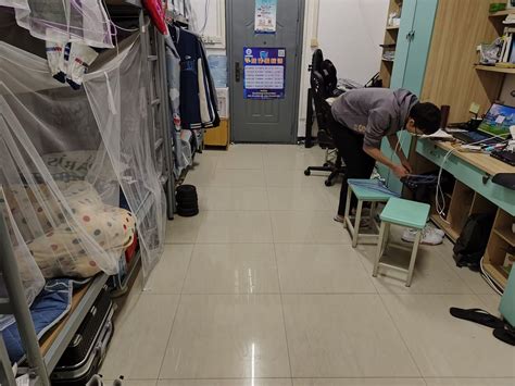 学院开展劳动教育活动之宿舍卫生大清扫活动 信息科学与工程学院