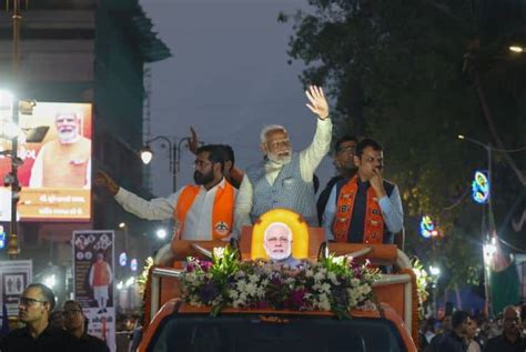 Mumbai Shows Its Support For Pm Modi During A Mega Roadshow