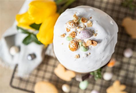 Premium Photo Kulich Traditional Orthodox Easter Sweet Bread Decorated With Meringue And Candy