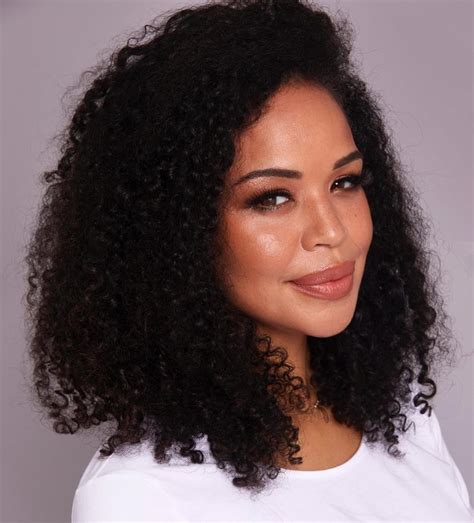 Sarah Jane Crawford Helps Break Bedwetting Taboo With Pampers New