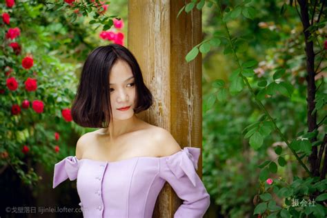 郑州摄影师 时间没之前那么多了会象征性收点费用不以赚钱为目的拍摄风格多变能发现细节之美 尽量不要赶在周六 摄会社 摄影师模特