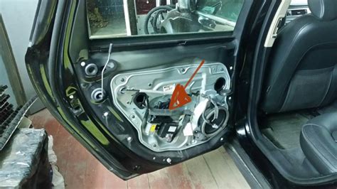 Смазка стеклоподъемников. — Volvo XC70 III, 2,4 л, 2008 года | своими ...