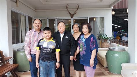 ต้อนรับ พล อ ประวิตร วงษ์สุวรรณ บ้านสวนพริก หนองคาย