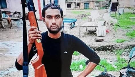 Monu Mansoori Stalks A Hindu Girl Asking To Convert To Islam And Marry Him Threatens Her With