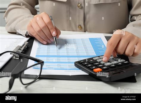 Calculations Annual Hi Res Stock Photography And Images Alamy