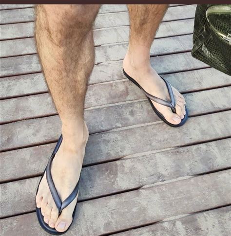 Pin De M En Me Hombres Descalzos Pies Masculinos Hombres