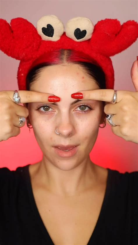 Pin By Mikaela Diaz On Halloween Video Beetlejuice Makeup