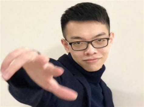 Lol：青蛙现场指导“透视挂”，网友：这波操作亮了老鼠