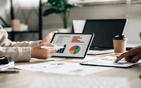 13239 Business Woman Analyzing Data Using Computer Royalty Free Images