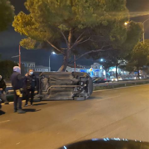 Palermo Schianto In Via Messina Marine Auto Danneggiate Code E