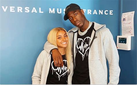 Feuneu Le Producteur De Wejdene Est Devenu Papa Pour La Première Fois