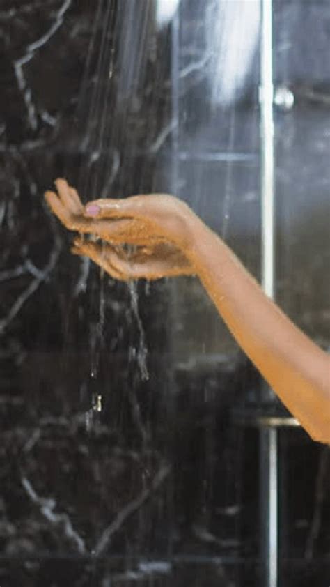 Jeune Femme En Maillot De Bain 88 269 Vidéos De Stock Clips Vidéo