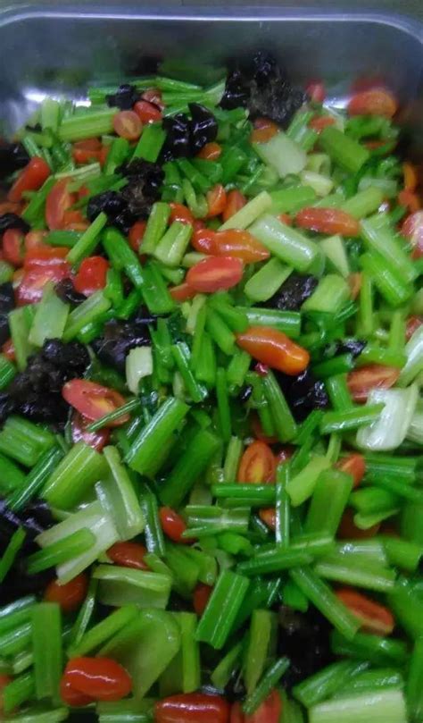 一定是别人的学校食堂，新添水果神菜，食堂阿姨是最可爱的人