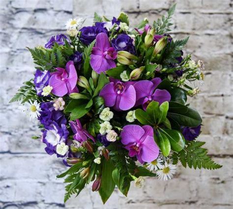 זר סחלב אביבי סלון פרחים חנות פרחים ומשלוחים בחיפה