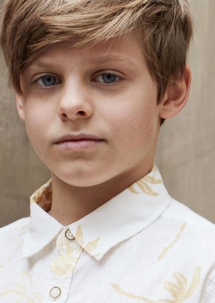 Fan Casting Noah Schnapp As Harvey Kinkle In Sabrina The Animated