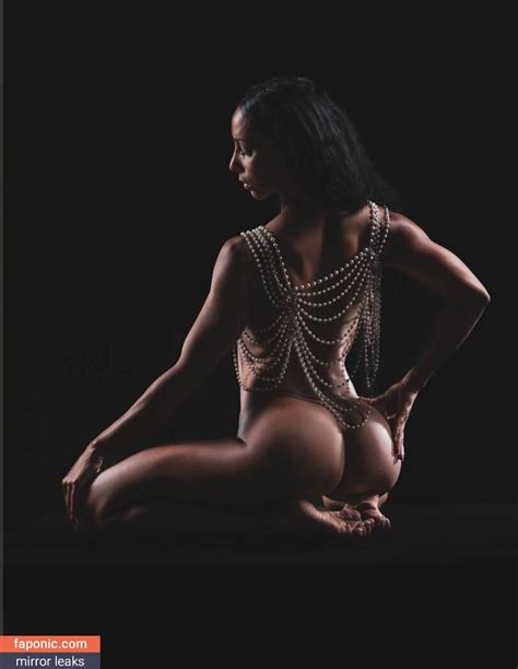 Laetitia Bouffard Roupe Aka Laetitia Channel Model Aka Laetitia Model Aka Laetitiamodel Nude