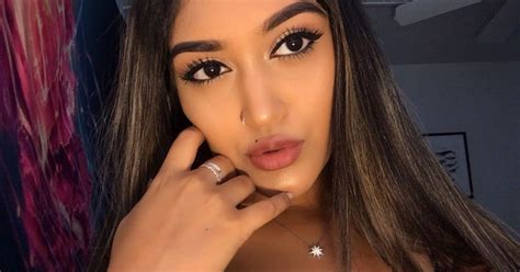 Biji Peler Ku Di Sikat Istri Pak Rt ~ Penuh Basah