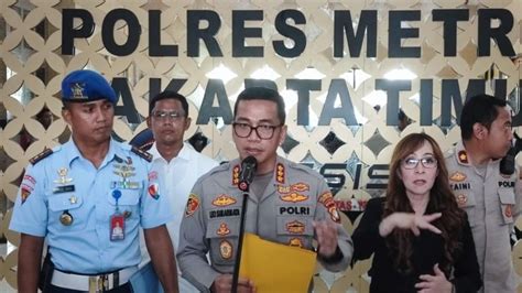 Kapolres Metro Jakarta Timur Kombes Pol Leonardus Simarmata Didampingi
