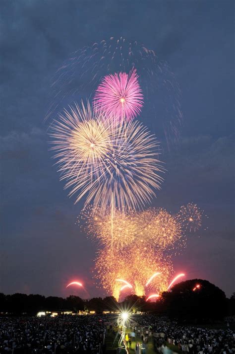 【イベントは終了しました】4年ぶりの開催！立川まつり国営昭和記念公園花火大会【東京・立川】｜and Trip たびびと