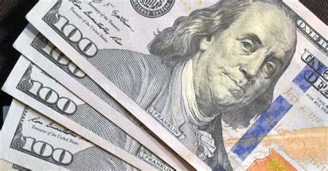 Курс долара в Україні сьогодні яким буде курс долара обмін валют курс Oboz Ua