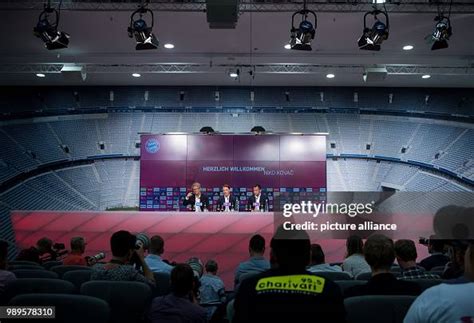 Soccer Bundesliga Fc Bayern Munich Press Conference With The News