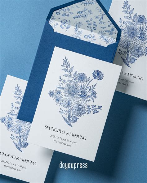 Pressed For You 두유프레스가 만든 당신을 위한 청첩장 두유프레스청첩장 💙 블루밍 청첩장 자연의 우아함을 담아낸 초대 💌 정교하게 그려진 꽃 일러스트와
