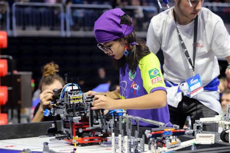 Lego Robot Photos And Premium High Res Pictures Getty Images