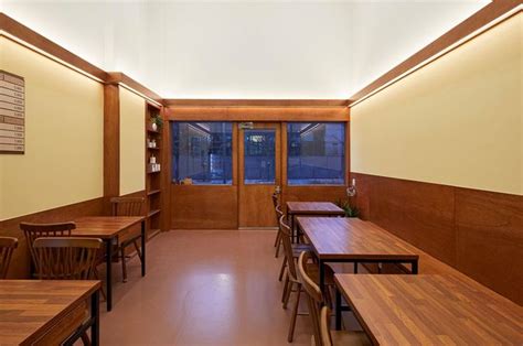 화이트우드 앤티크 분위기의 23평 분식집 인테리어 비용 Restaurant Design Interior Design