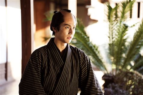 草彅剛＆清原果耶の誇りを賭けた闘いが 『碁盤斬り』本予告、本ポスター、場面写真公開｜real Sound｜リアルサウンド 映画部