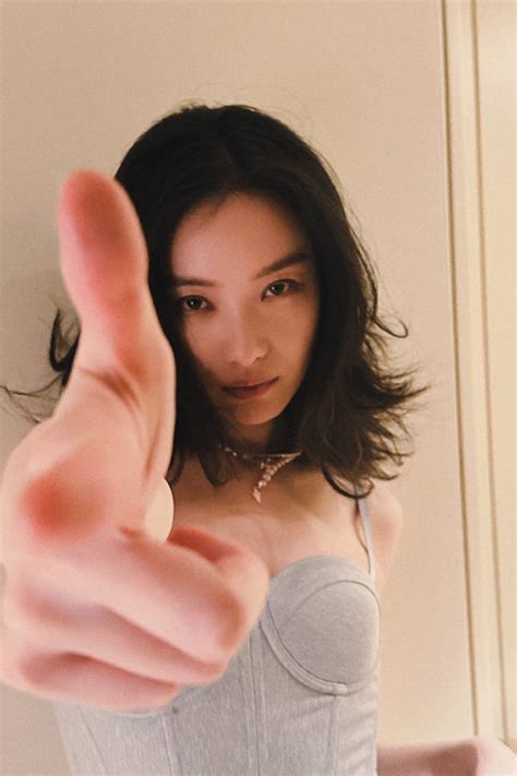 倪妮手指比枪大展魅力 表情又飒又美太酷啦 搜狐大视野 搜狐新闻