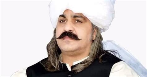 Detenido El Ministro Jefe Del Estado De Jíber Pajtunjua Destacado Líder Opositor De Pakistán