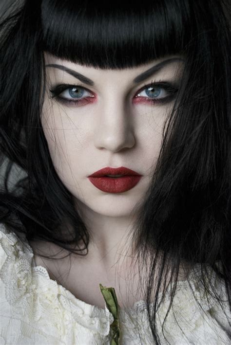 Beauty Red Eye Makeup