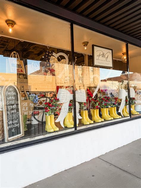 White Ivy White Ivy Added A New Photo