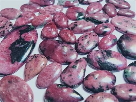 20 To 50 Carat Seen As Picture Ruby Zoisite Size Mix Size 7 To 15