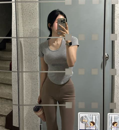 오늘도 열심히 불금 보냈다 👊🏻 ️‍🔥 드디어 기다렸던 주말 다들 주말 뭐 하면서 보낼 생각이에요 전 혼자 카페 가서 책도