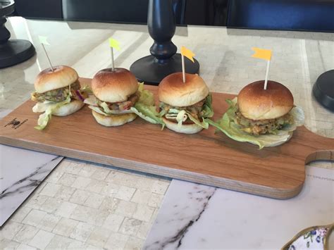 야채는 브로콜리 당근 버섯 등 더 추가했어요~ 주말용 브런치로 딱이네요~ 맛나용~