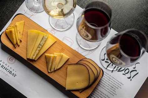 Harmonização de Queijos Vinhos e Espumantes na Bodega Czarnobay Wine Locals