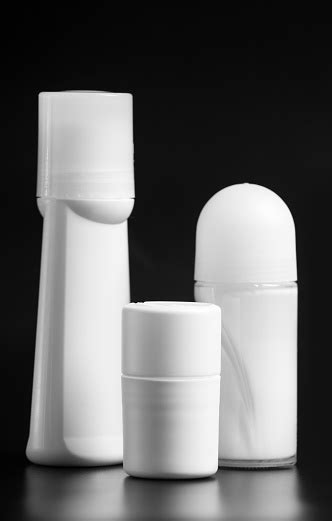 롤온 발한 억제제 데오도란트 세트 검은색 배경에 격리 개인 위생 용품 포장 모형 개체 그룹에 대한 스톡 사진 및 기타 이미지 개체 그룹 건강한 생활방식 검은색