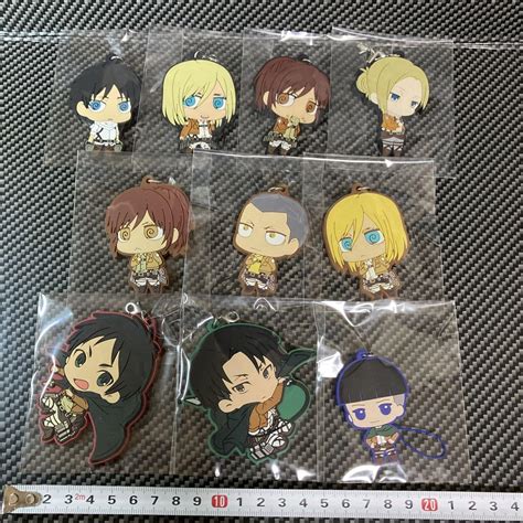 進撃の巨人 ラバーストラップ セット メルカリ