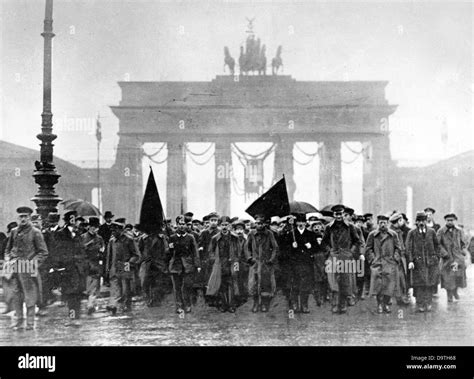 German Revolution 19181919 Revolutionary Sailors And Civilians