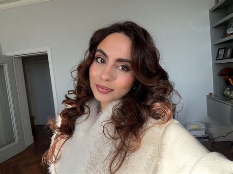 ‎nadia نادیا‎ The New Easy Blur By Hudabeauty And I Am Truly Impressed 🤍makeup Did Not Budge