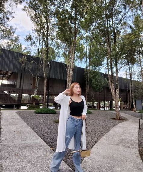 8 Photos Of Lilis Darawangi A Dangdut Singer From Bintang Pantura