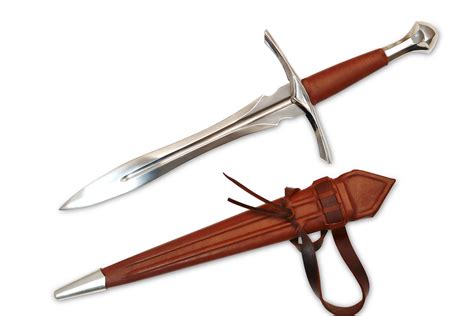 The Fiore German Main Gauche Parrying Dagger 1823 Darksword Armory